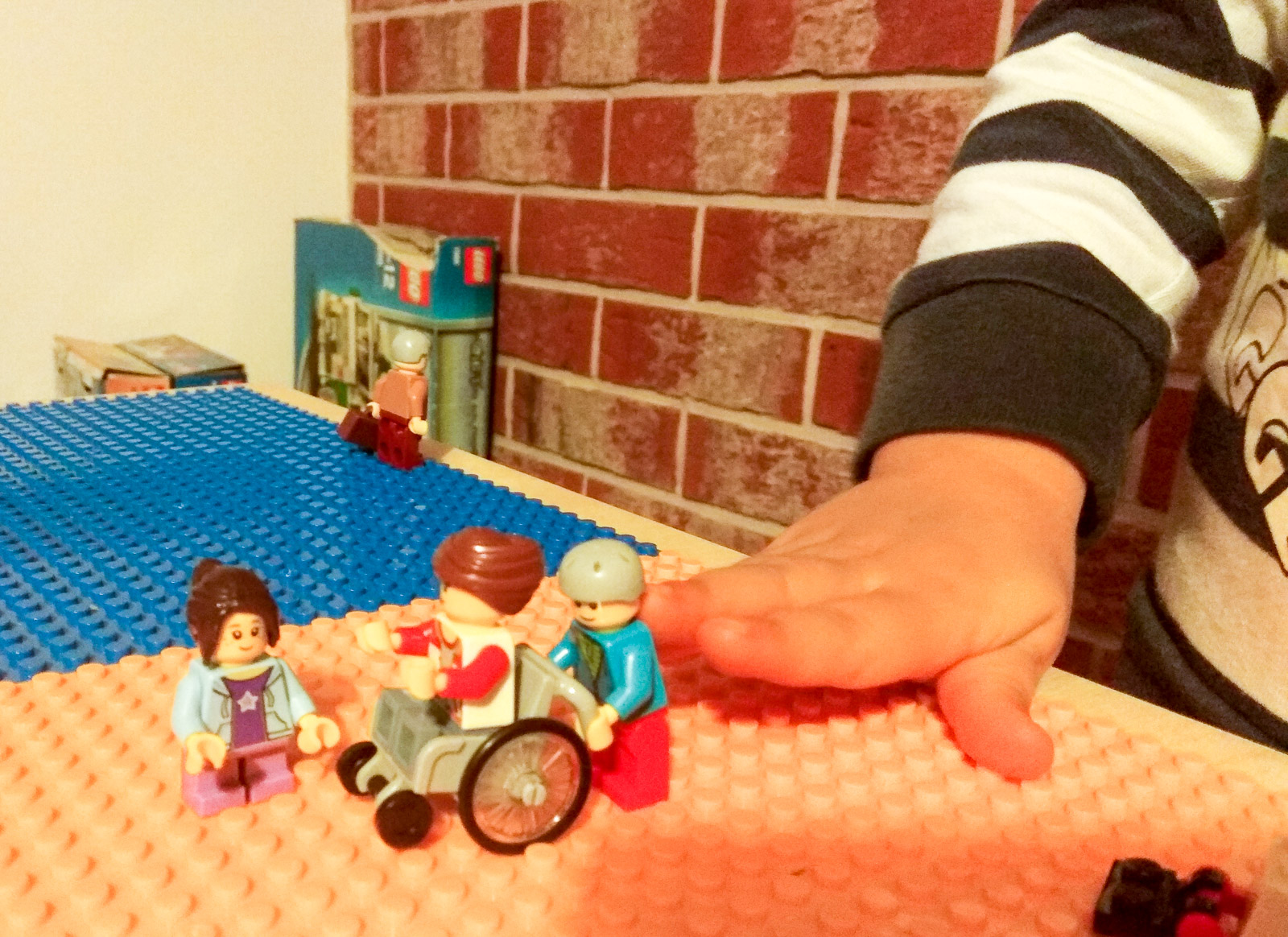 Stolik Lego – centrum zabaw w naszym domu - Przystanek Rodzinka - blog ...