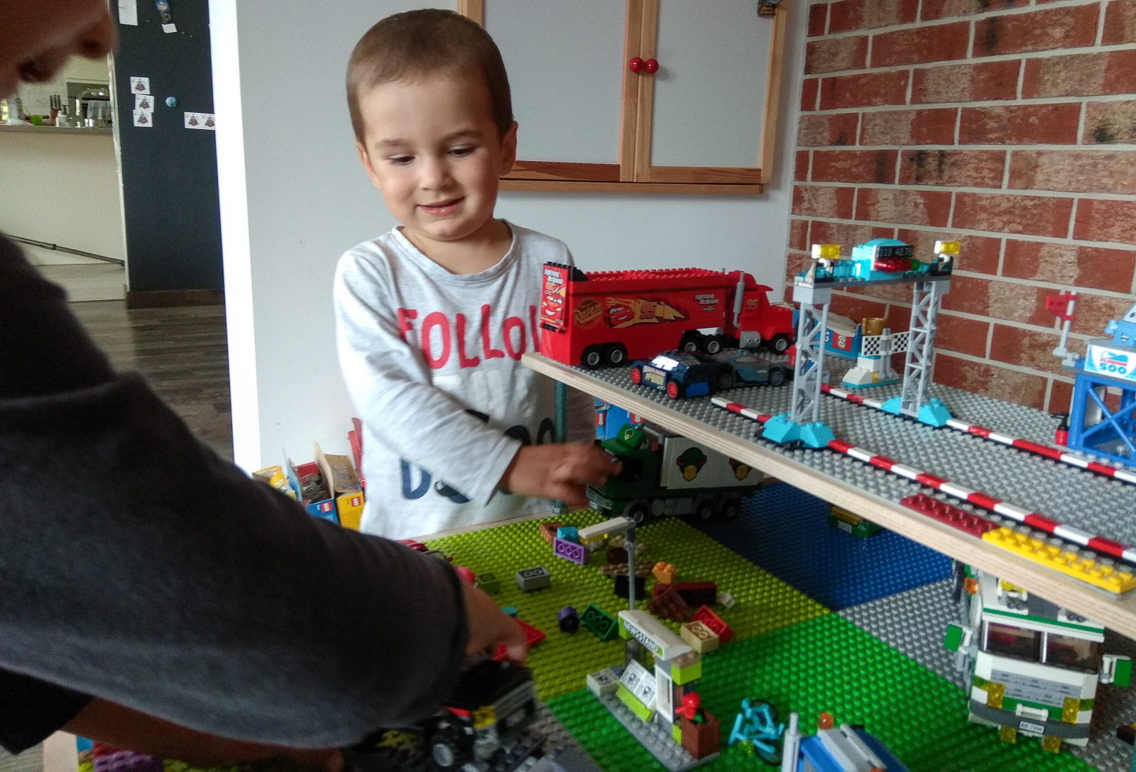 Stolik Lego – centrum zabaw w naszym domu - Przystanek Rodzinka - blog ...